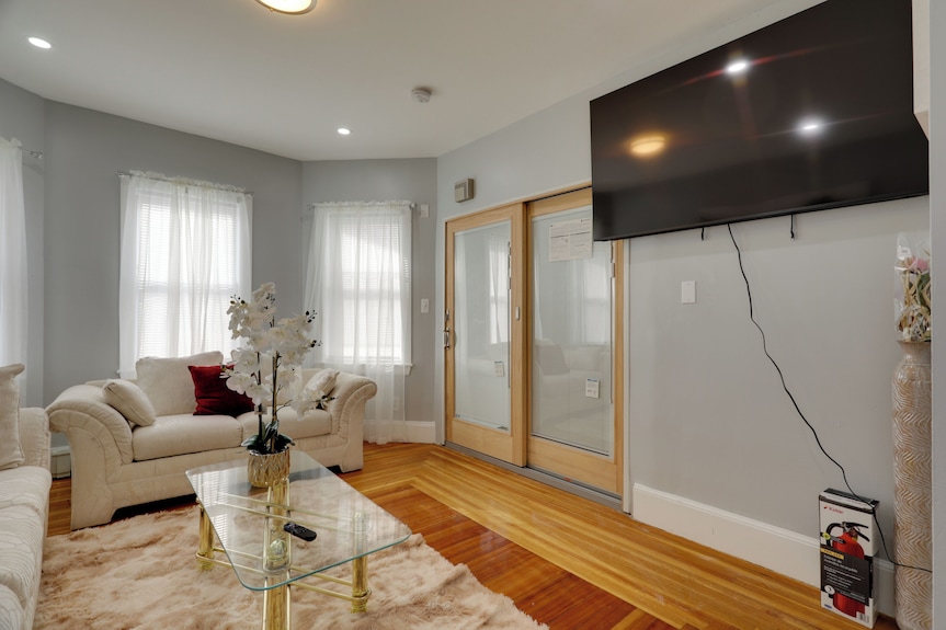 All-season Fun! Charming Apt 3 Mi To Blue Hills - Wellesley, MA