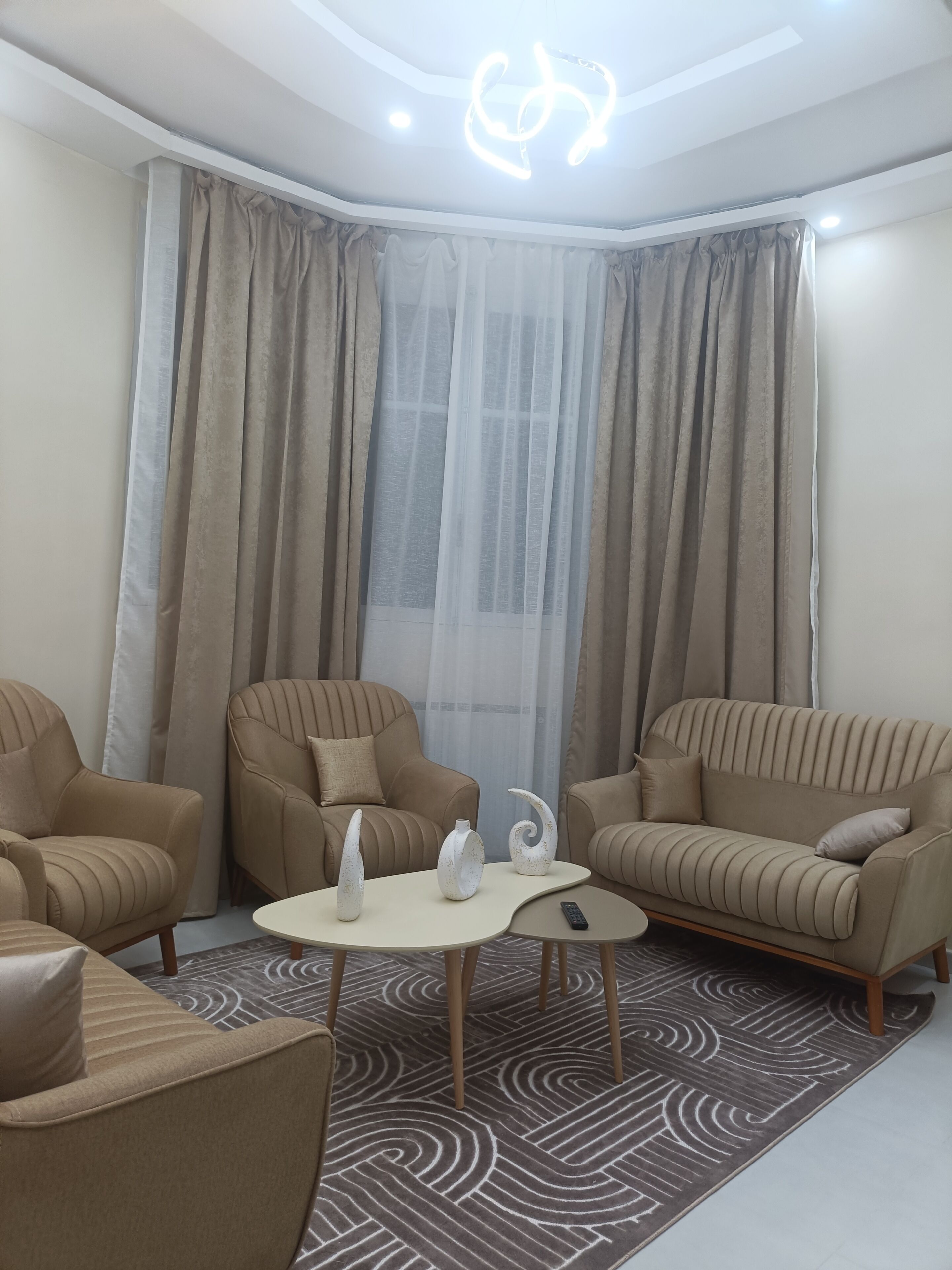 Comfort In The Heart Of Algiers - Argel, Algeria