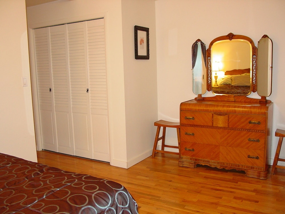 Mid-century 3-bedroom house in quiet Seattle n'hood, your home away ...