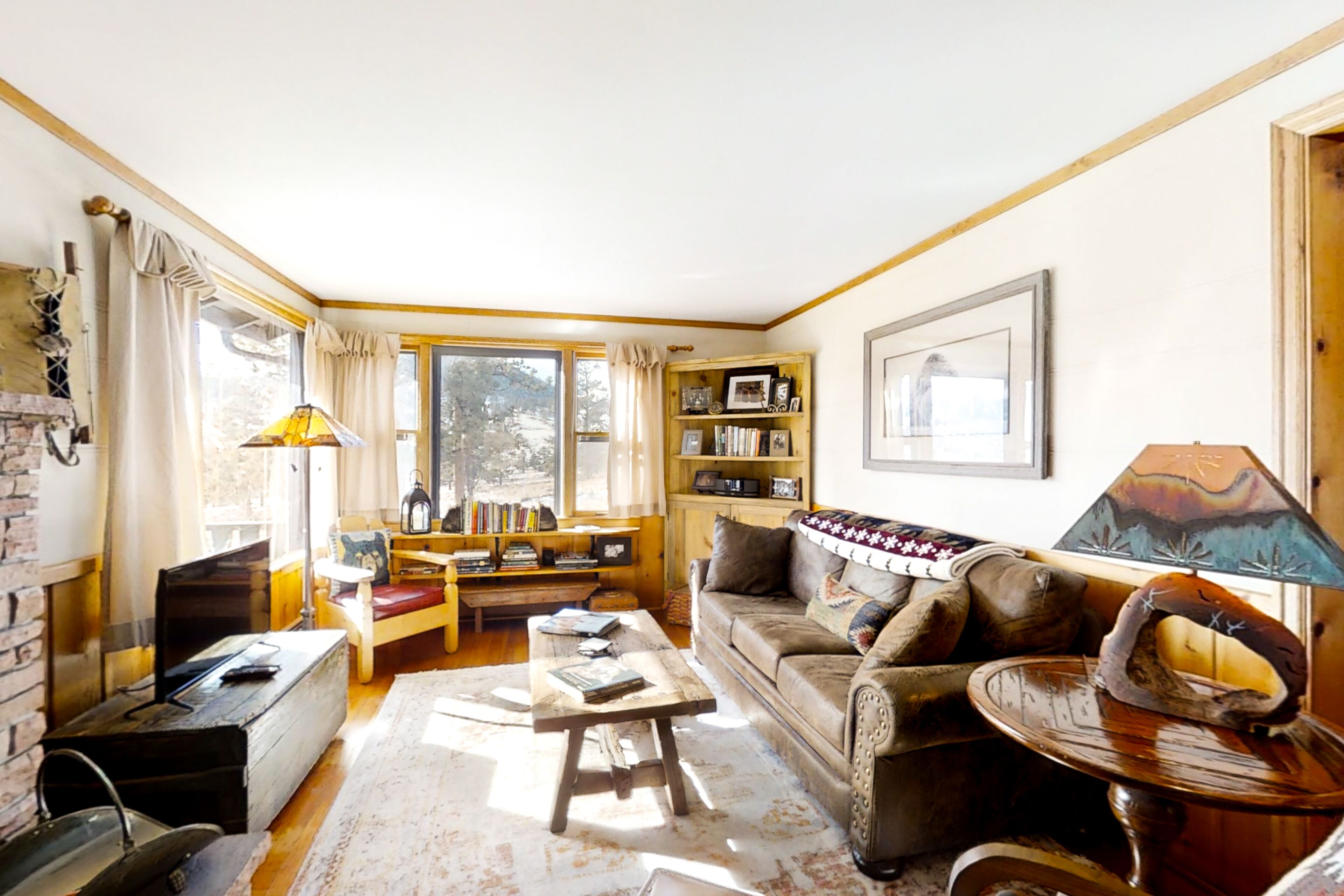 Delightful Getaway With Free Wifi, A Wood Fireplace, Washer/dryer, & Great Views - Estes Park, CO