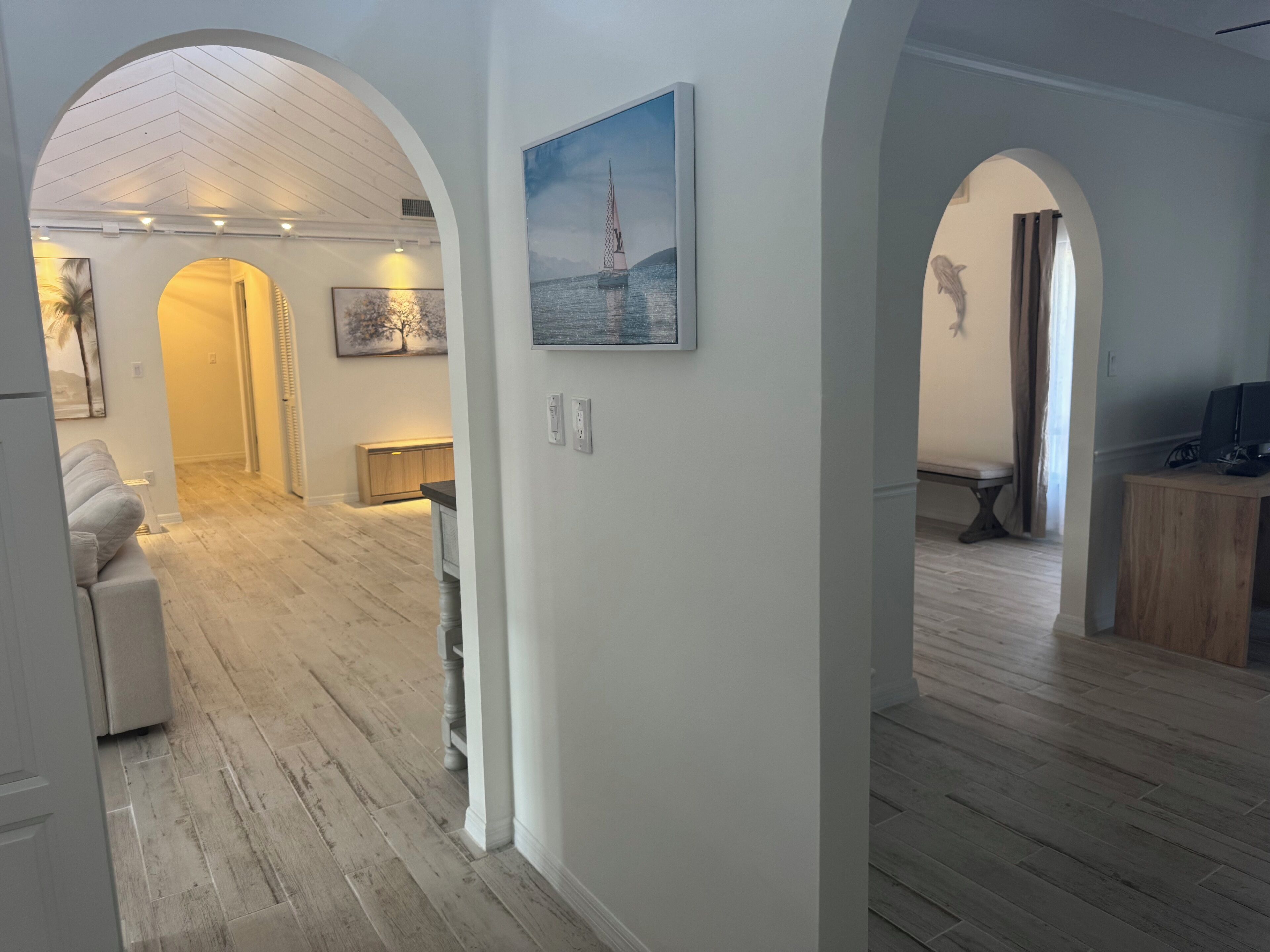 Waterfront Retreat With Private Lift- Dock, Dine And Unwind- 3 Bed 2 Bath Home - Fort Pierce, FL