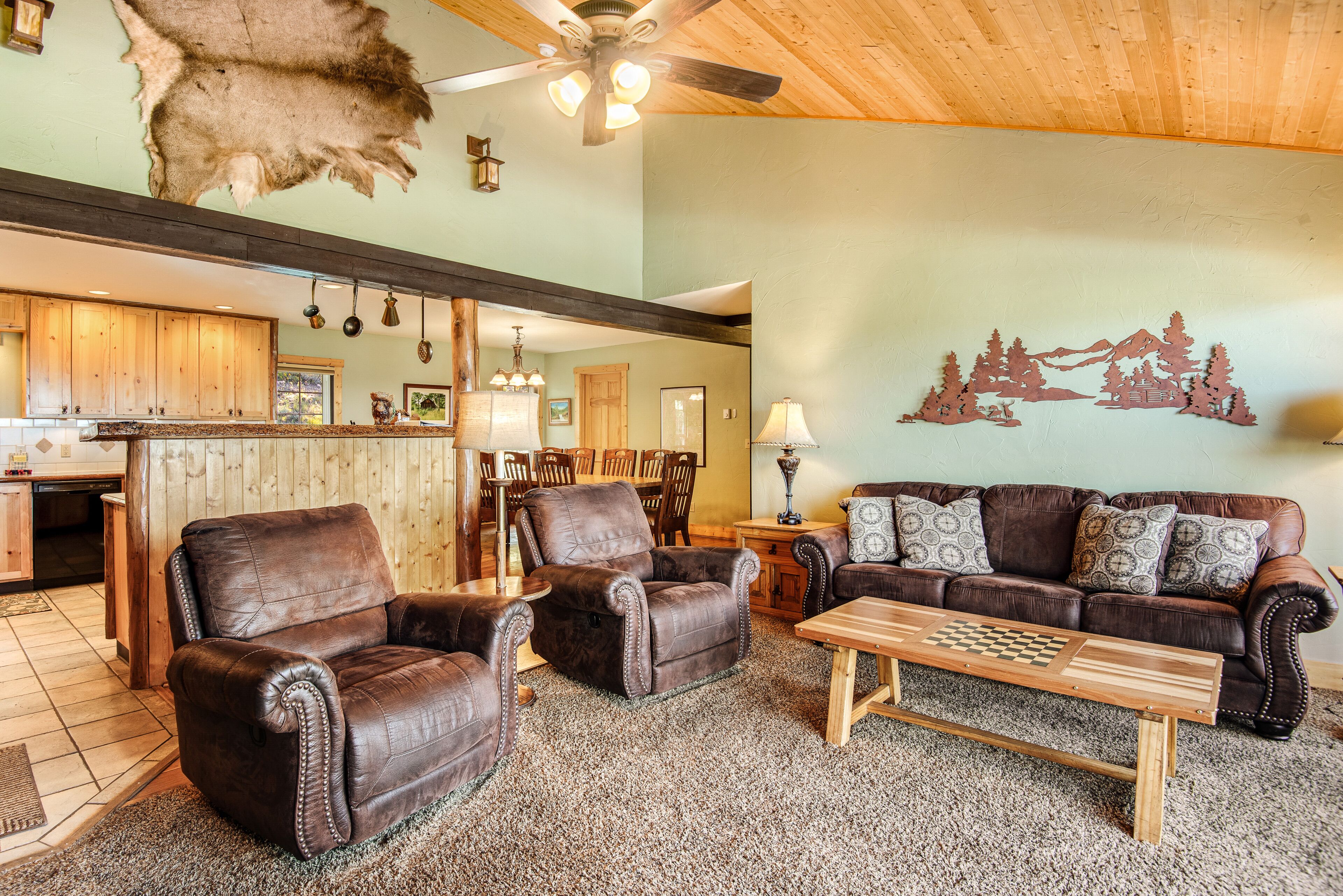 Pet Friendly! Historic Cabin With An Amazing Mountain View, Gas Fireplace, Two Decks, & Wifi - Estes Park, CO