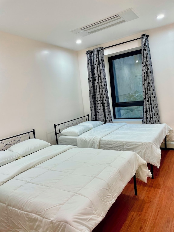 Spacious 3-bedroom Apartment In Serene At East Village, Nyc Area. - Brooklyn, NY