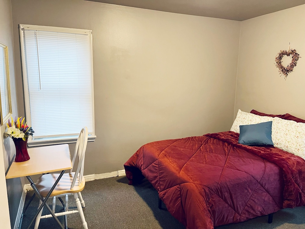 Best Deal- cute home in the west D Reviews, Deals & Photos 2026 - Stayz