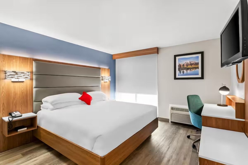 Perfect Room for Leisure w/Deluxe King Mini Suite Close to Wyoming ...