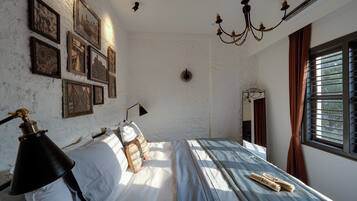 Apartamento superior, varanda, vista para a cidade | Roupas de cama premium, edredons de pluma