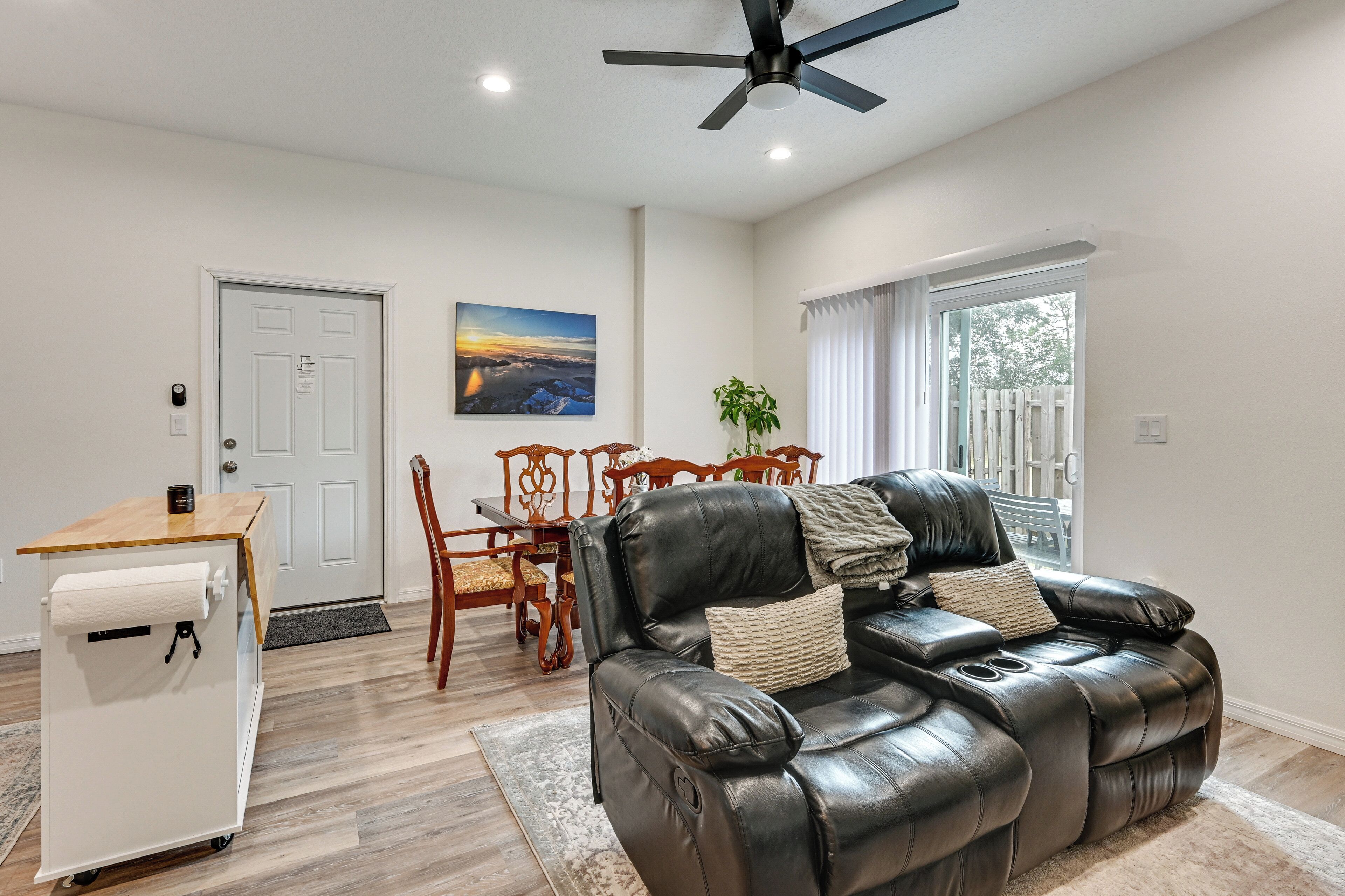 4 Mi To Outlets! Townhome Near Tampa North Airport - Land O' Lakes, FL