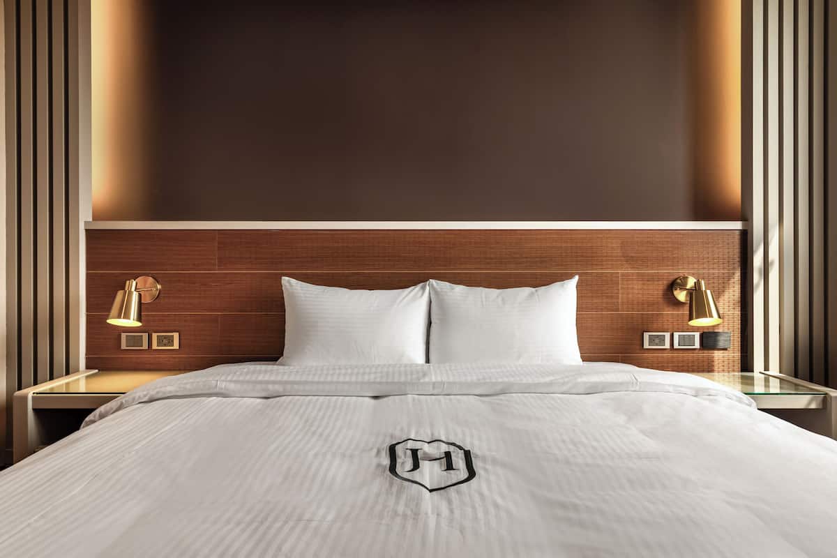 Quarto Duplo de Luxo | Secretária, cortinas/cortinados opacos, Wi-fi grátis