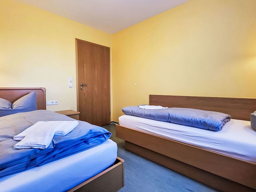 Nice apartment for 4 people with pool, WIFI, TV, balcony and pets ...