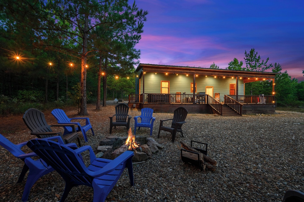 Families W/ Dogs Welcome! Cabin 5 Mi To Hochatown - Broken Bow, OK