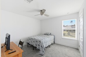 Casa, 3 quartos | 3 quartos, secretária adequada para computadores portáteis 