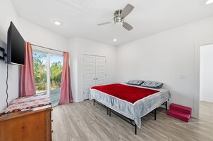 Casa, 3 quartos | 3 quartos, secretária adequada para computadores portáteis 