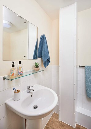 Quarto solteiro, para não fumantes | Banheiro