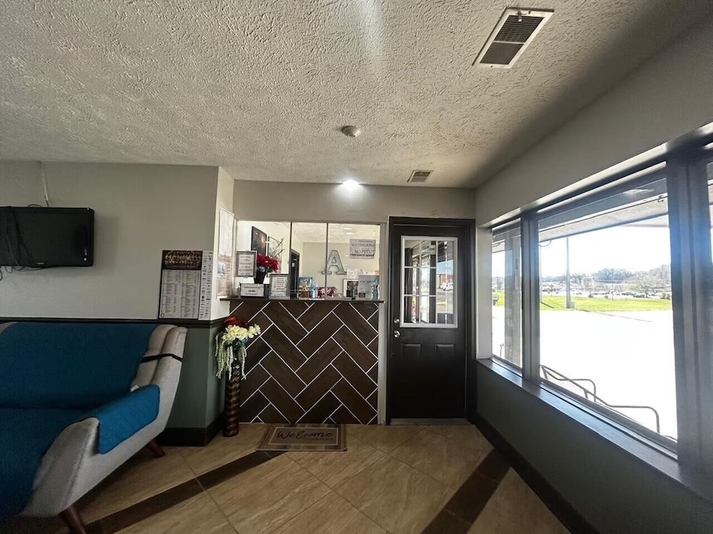 King Bed near West Oak Forest | 5 Miles to Pony Creek Park | Free ...