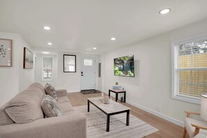 Apartamento, várias camas, pátio, vista para o jardim (Boardwalk Bungalow 1) | Sala de estar