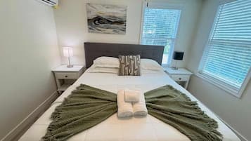 Casa, 1 cama king-size e sofá-cama, cozinha, vista para o jardim (Boardwalk Bungalow 2) | Vista do quarto