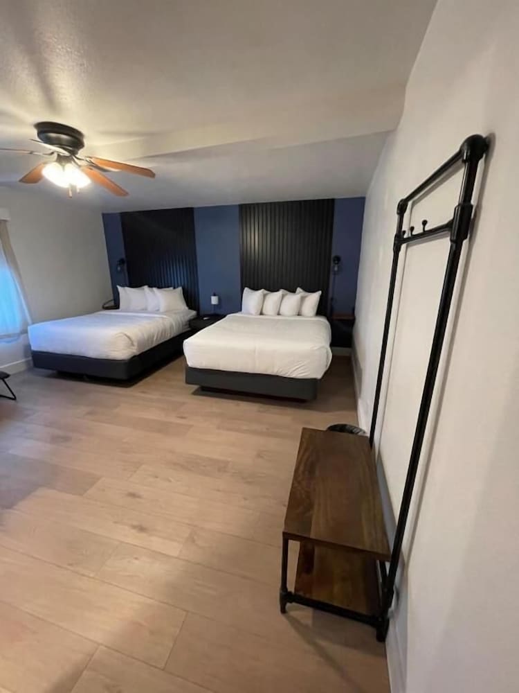 Balanced Rock Inn - Fruita, CO