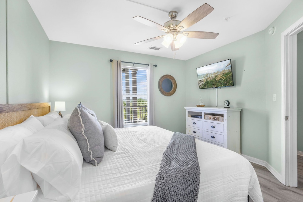 Family Beach Getaway Gulf View Balcony Large Pool, Hot Tub & King Bed ...