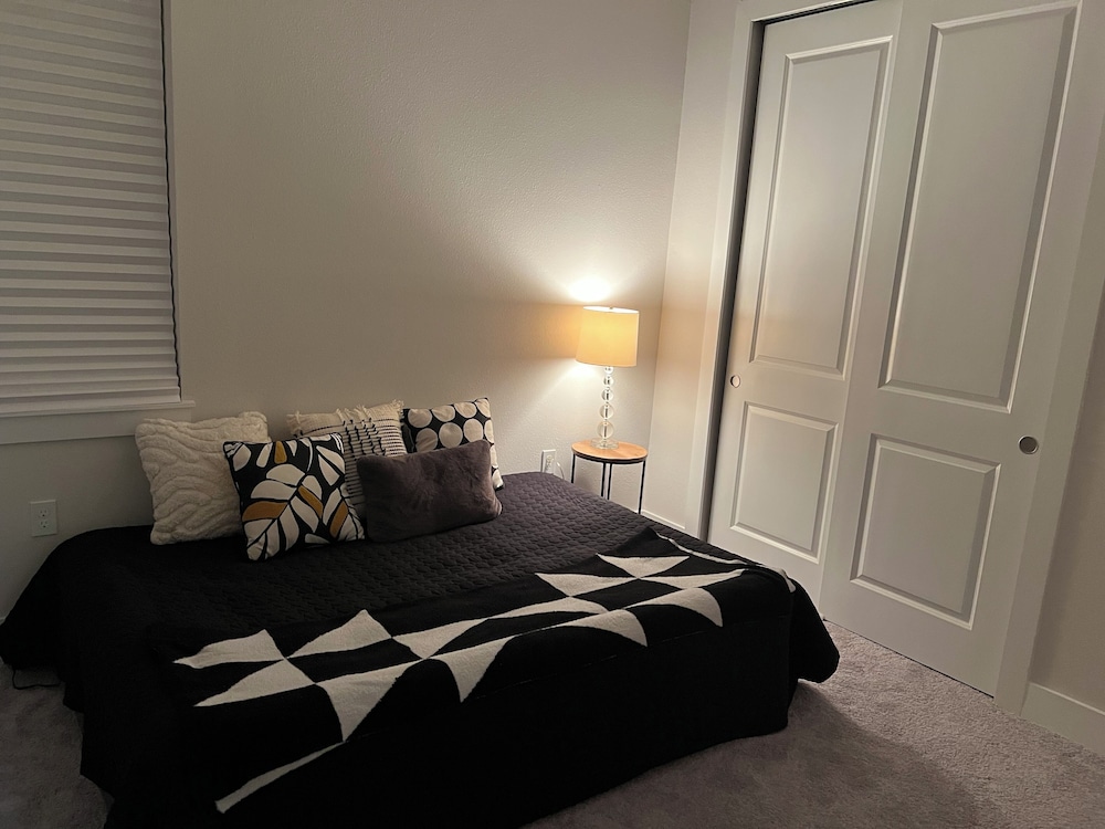 2-bedroom townhome in fabulous Wesley Chapel, full access to Epperson ...