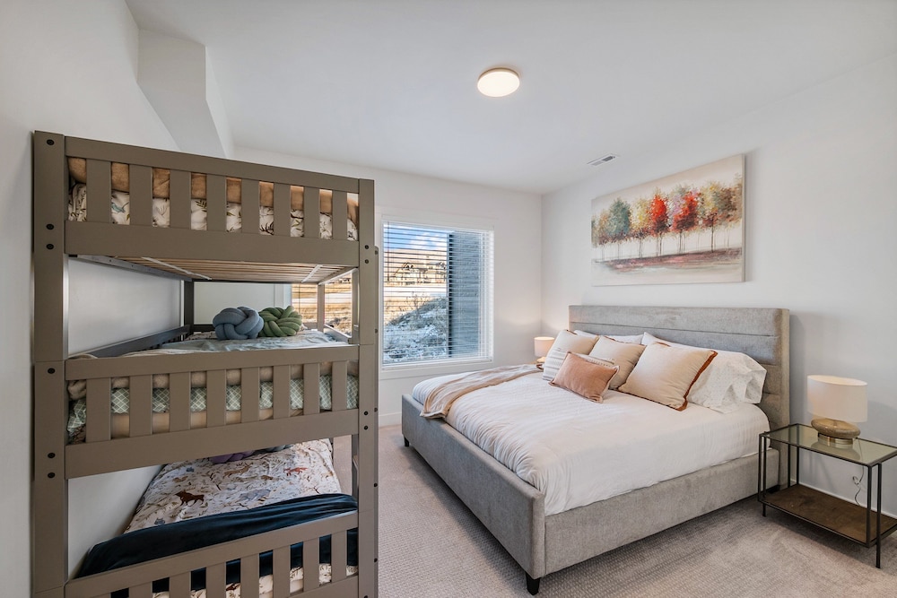 Red Ledges Abajo Peak Escape, Min 90 Day Stay Reviews, Deals & Photos ...