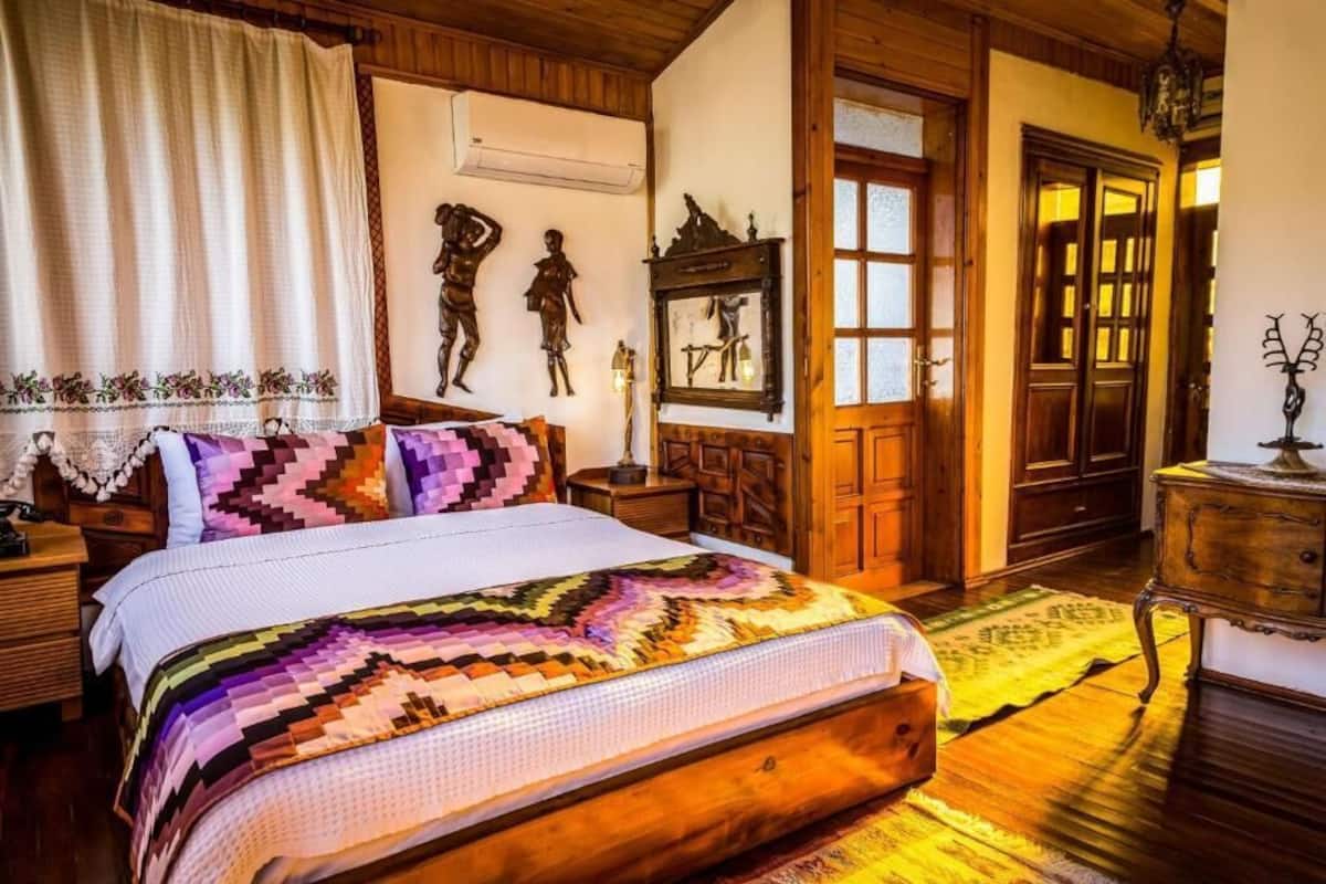 Quarto Duplo, varanda, vista para o jardim | Cofre no quarto, com decoração personalizada