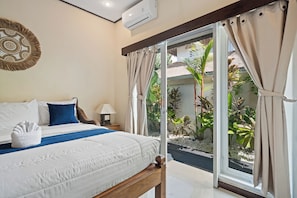 Villa, 3 quartos, pátio, vista para a piscina | Vista do quarto