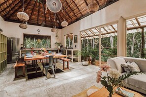 Dormitório Partilhado, 1 quarto, vista para o jardim | Sala de jantar