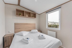 Chalé | 2 quartos, com mobília individualizada, roupa de cama fornecida 