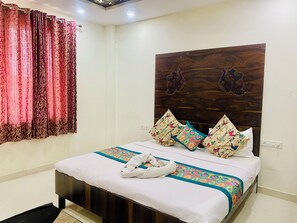 Quarto Duplo Deluxe | Secretária 