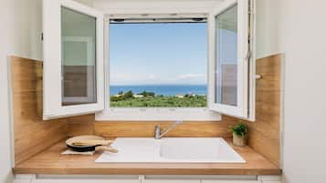 Apartamento, 1 quarto, varanda, vista para o mar | Casa de banho