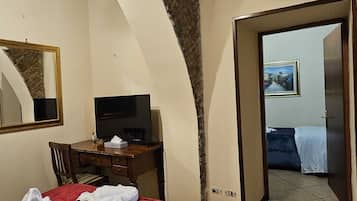 Quarto Triplo Deluxe | Lençóis de algodão egípcio, roupa de alta qualidade, edredões de penas