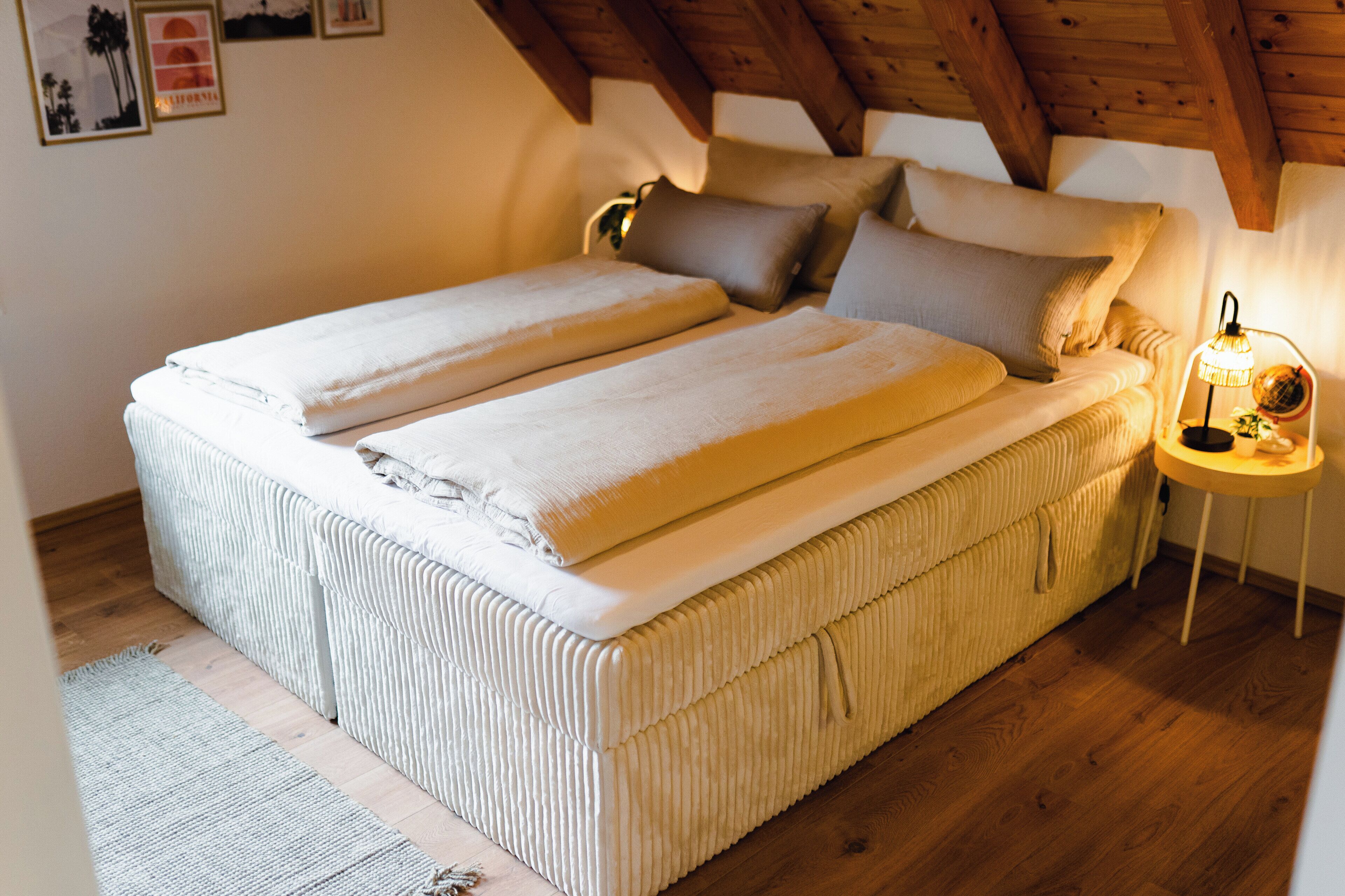 Dúplex Superior, 3 quartos, varanda, vista para o jardim | Secretária, secretária adequada para computadores portáteis 