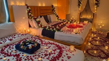 Quarto Triplo Familiar, Vista para a cidade | Cofre no quarto, secretária