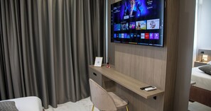 Quarto Duplo Superior, casa de banho privativa | Cofre no quarto, secretária, Wi-fi grátis 
