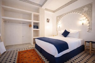 Suíte | Cofres nos quartos, ferros/tábuas de passar roupa, Wi-Fi de cortesia