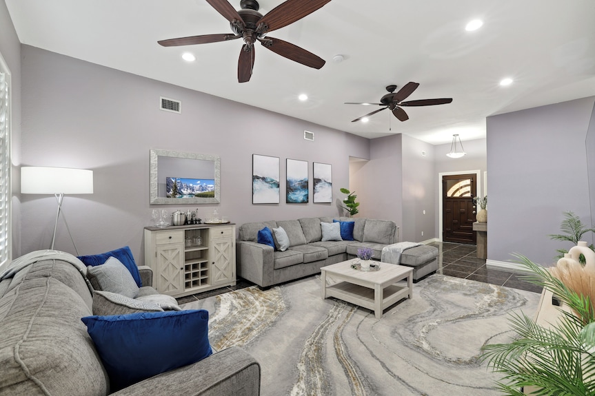 Relaxing Family Retreat With Private Pool, Grill, Game Room - Mission, TX