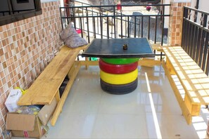 Dormitório compartilhado, 4 quartos, para fumantes, vista para a montanha | Sacada