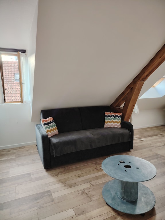 Apartment With Double Bed, Sofa Bed, Bathroom And Kitchen - Montereau-Fault-Yonne