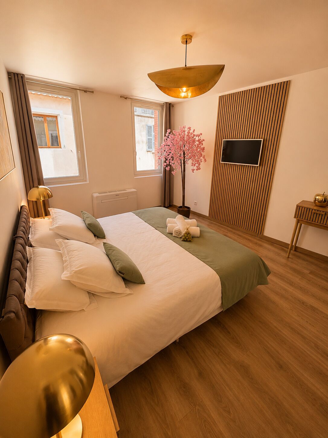 Apartamento luxo, vista para a cidade | Roupas de cama premium, cortinas blackout, Wi-Fi de cortesia