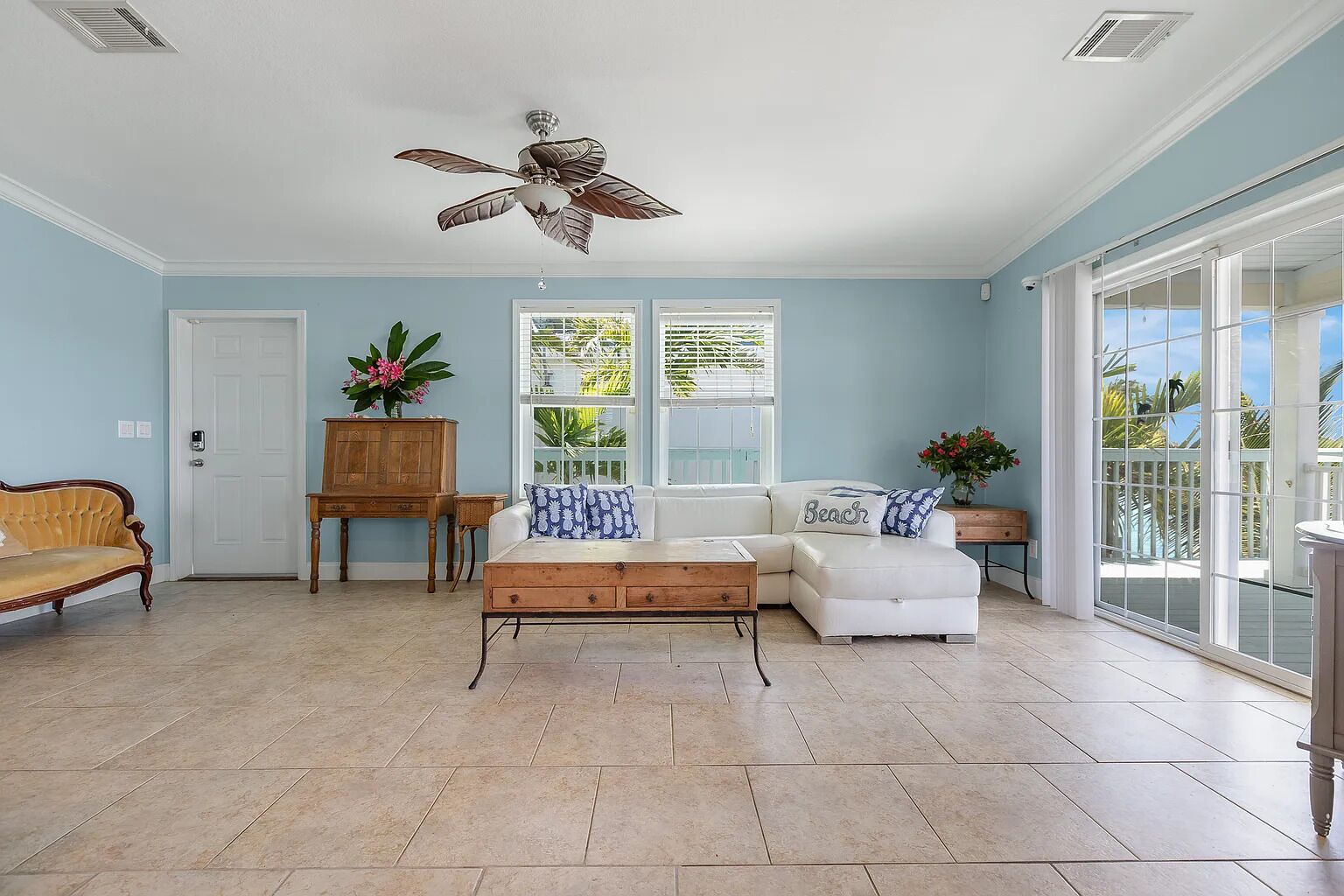 Rare For Kw, Beautiful 3-bedroom House On Swimmable Water + Pool - Key West, FL