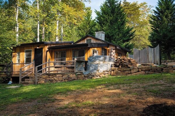 Hawthorne Cabin ~ New ~ Romantic ~ Unique ~ Serene - Wintergreen