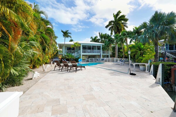 Waterfront Luxury Home With Pool And Boat Dock - Marathon, FL