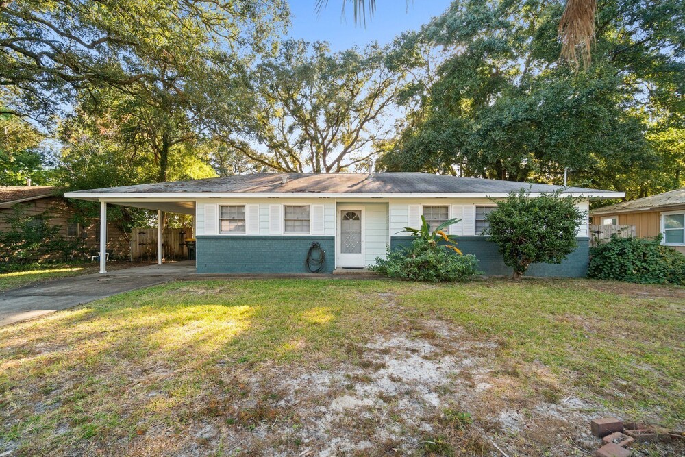 Little Beach House - Fort Walton Beach, FL