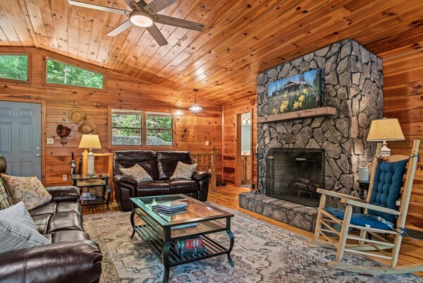 Dogwood Cabin - Lake Hartwell