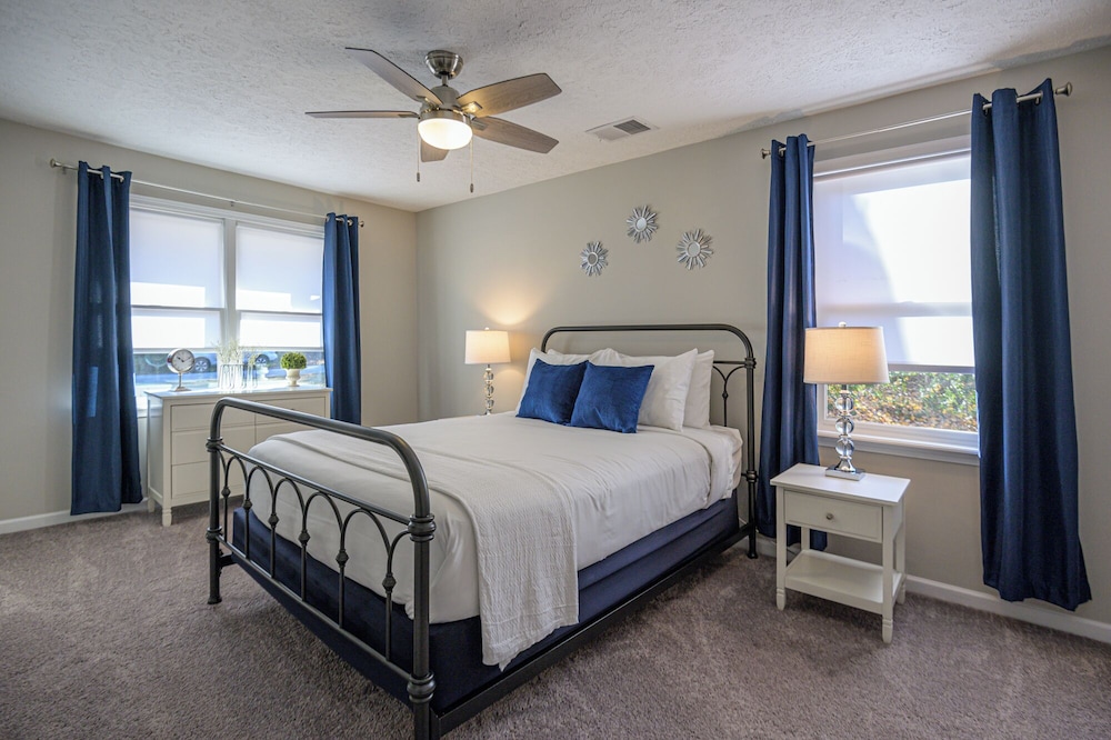 941 Pine Manor Family - Marietta, GA