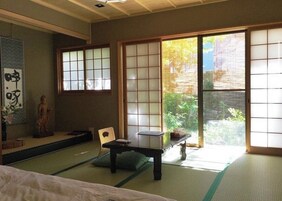 Secretária, secretária adequada para computadores portáteis 