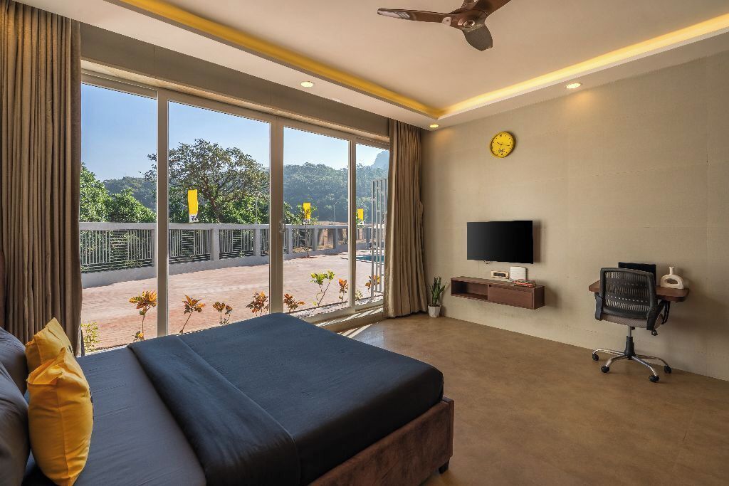 Superior Double Room with Balcony and Pool View | Interior