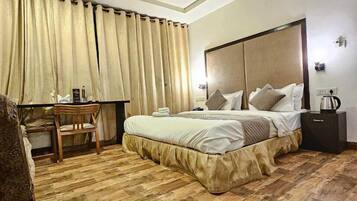 Quarto de Luxo, ar condicionado | Camas desdobráveis, Wi-fi grátis, roupa de cama fornecida