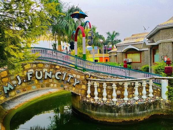 Mj Funcity Water Park &Resort - Lucknow