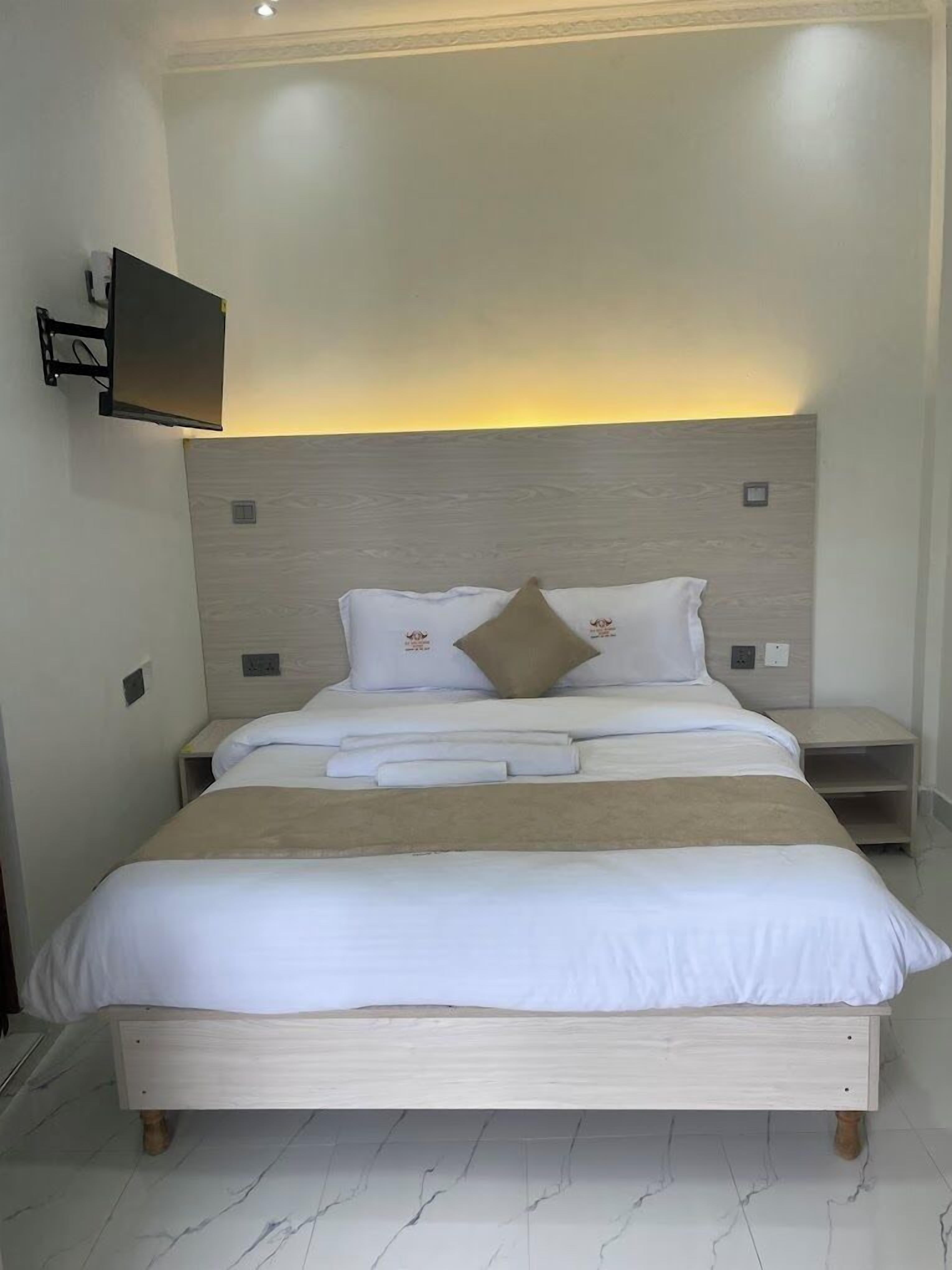 Quarto solteiro luxo | Wi-Fi de cortesia, roupa de cama